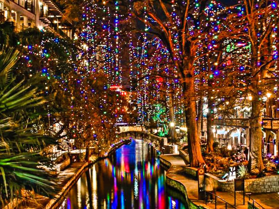 6 magical Hill Country towns with Hallmark-worthy light displays ...