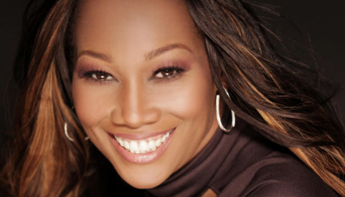 Houston singer brings down the house on Jimmy Fallon with gospel hit ...