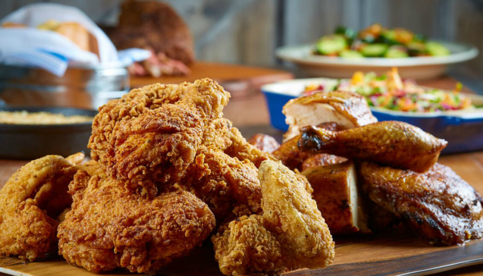 Chicken restaurant with speakeasy beckons Dallas' suburban hipsters ...