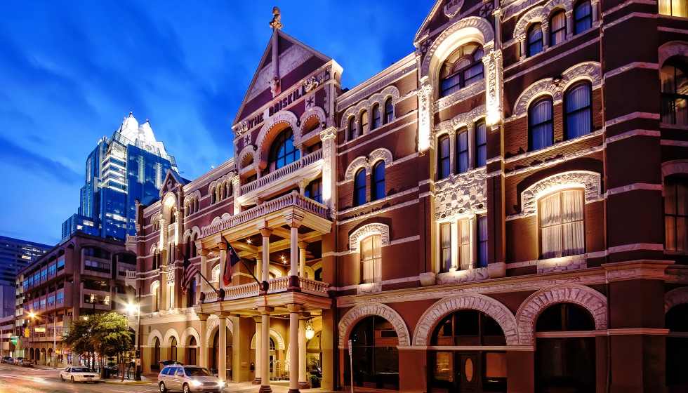 Iconic Austin hotel unveils modern Texas makeover of historic suites ...