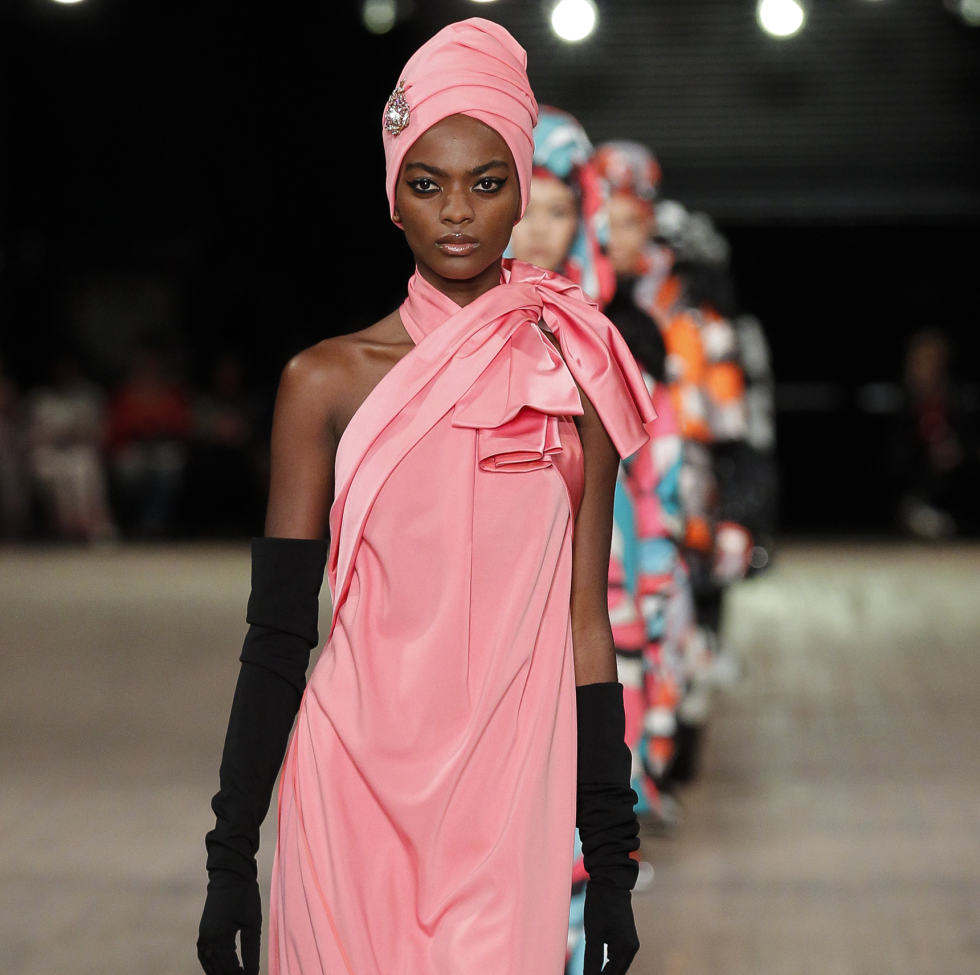 Marc Jacobs lets his designs do the talking, courts controversy again ...