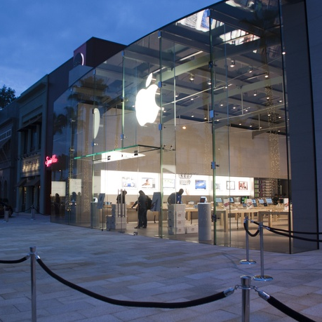 Resolutionary? New Apple Store opening creates buzz, but before lon ...