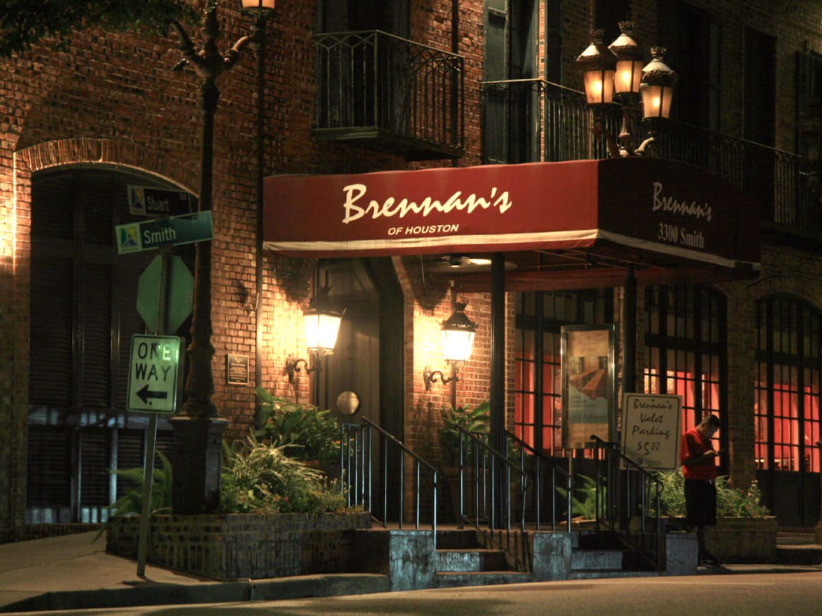 Brennan's of Houston is open and unaffected by New Orleans squabble ...