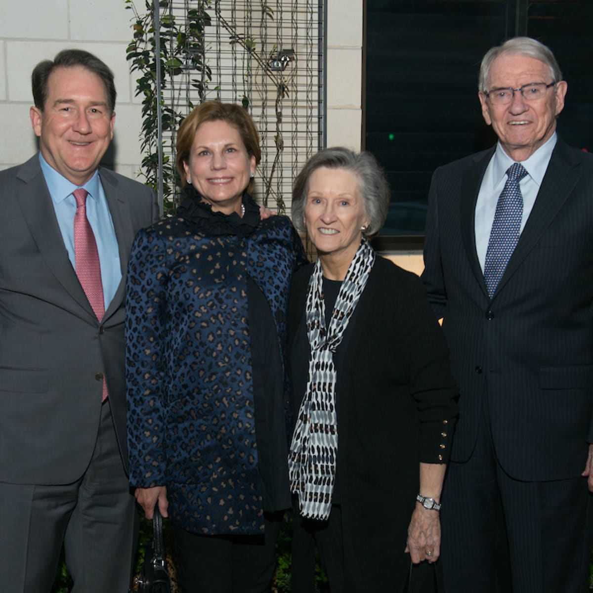 Houstonians feast for Harvey relief at Astros owner's hot spot ...