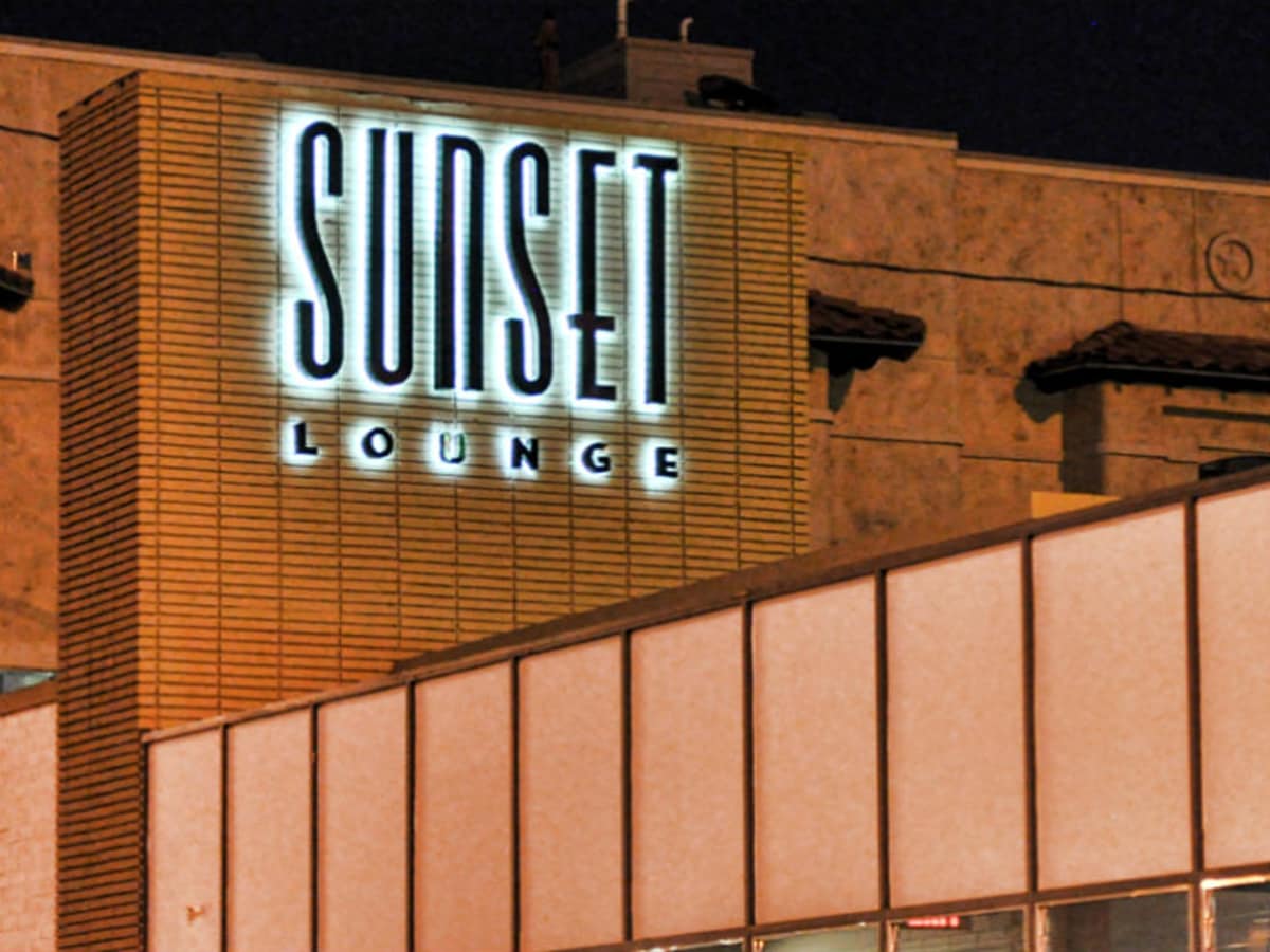 Sunset Lounge space on Ross Avenue makes way for pretty dive bar ...