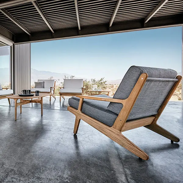 Bay Comfortable Outdoor Teak Lounge by Gloster | Curran | CurranOUTDOOR