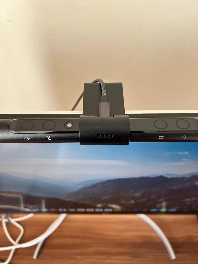 Quntis Screen Light Bar Vs. BenQ ScreenBar - DEV Community