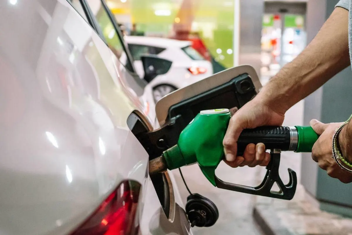 Termina 2023 con crisis de gasolina contaminada en Querétaro - Money ...
