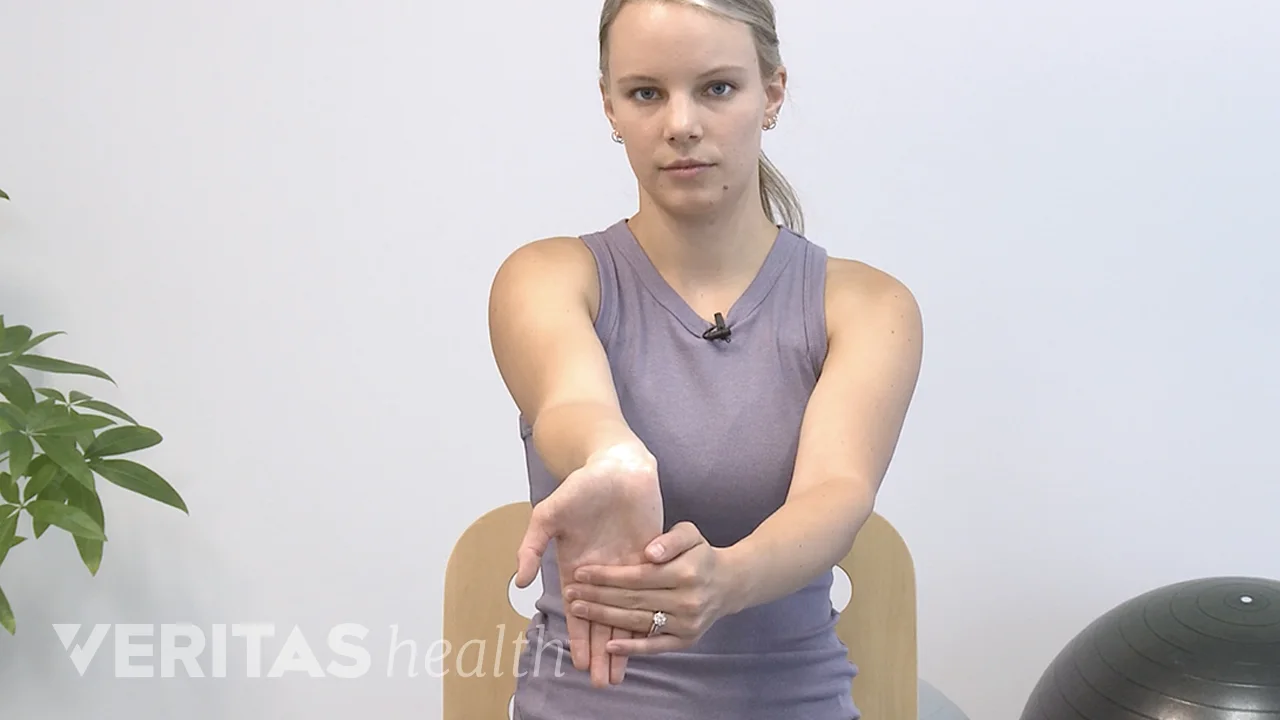 3 Gentle Morning Stretches for Osteoarthritis Hand Pain Relief Video ...