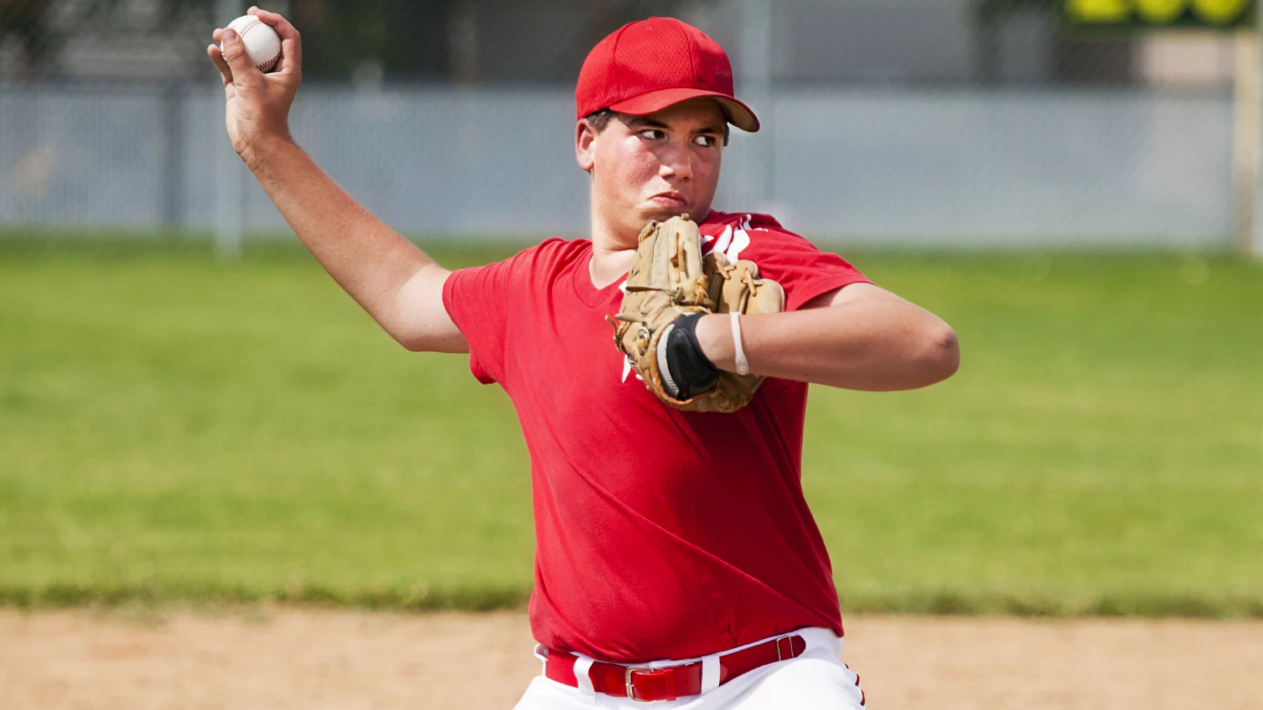 Causes and Risk Factors for a Dislocated Shoulder | Sports-health