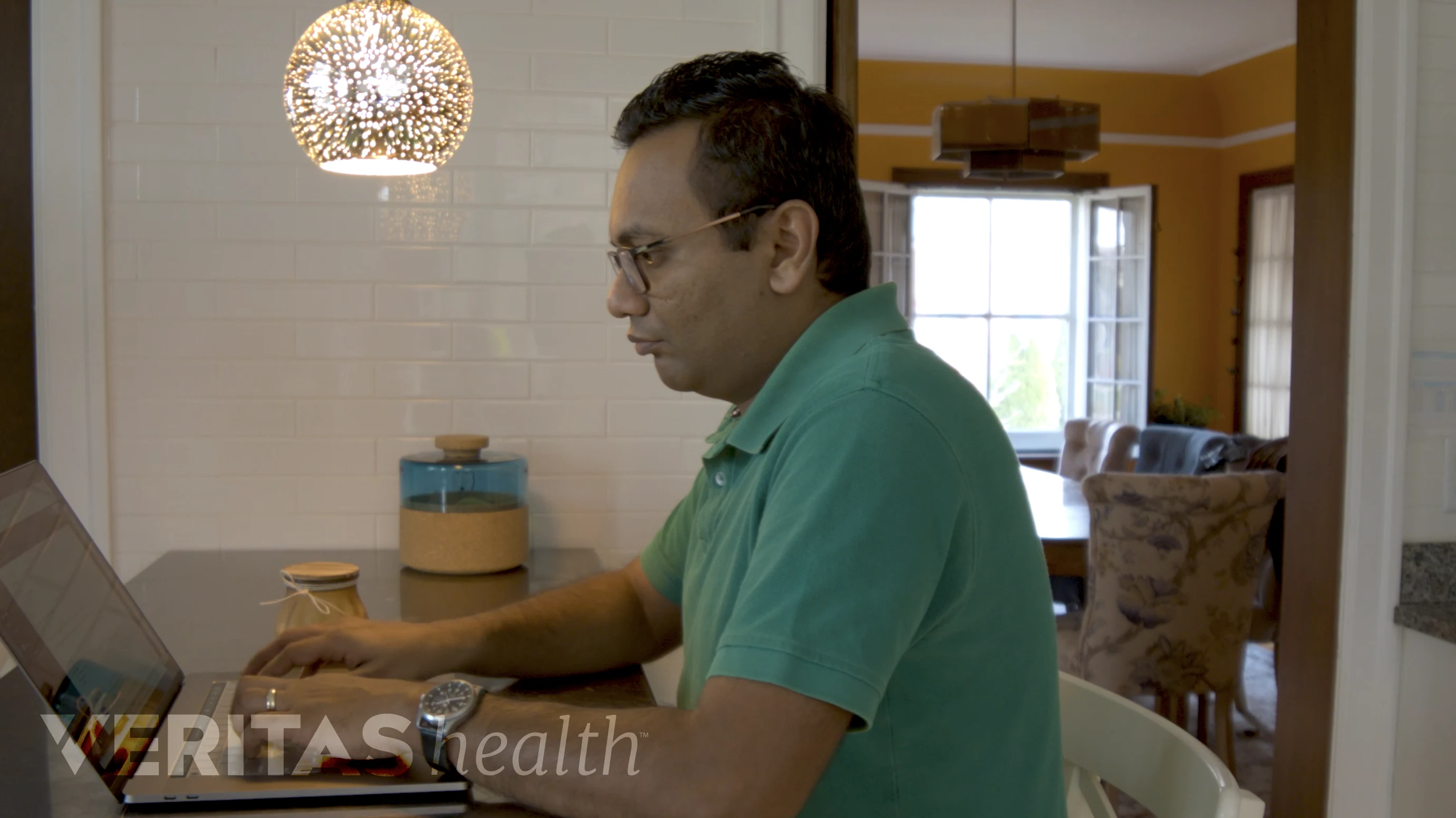 Reducing Neck and Back Pain at Work | Spine-health