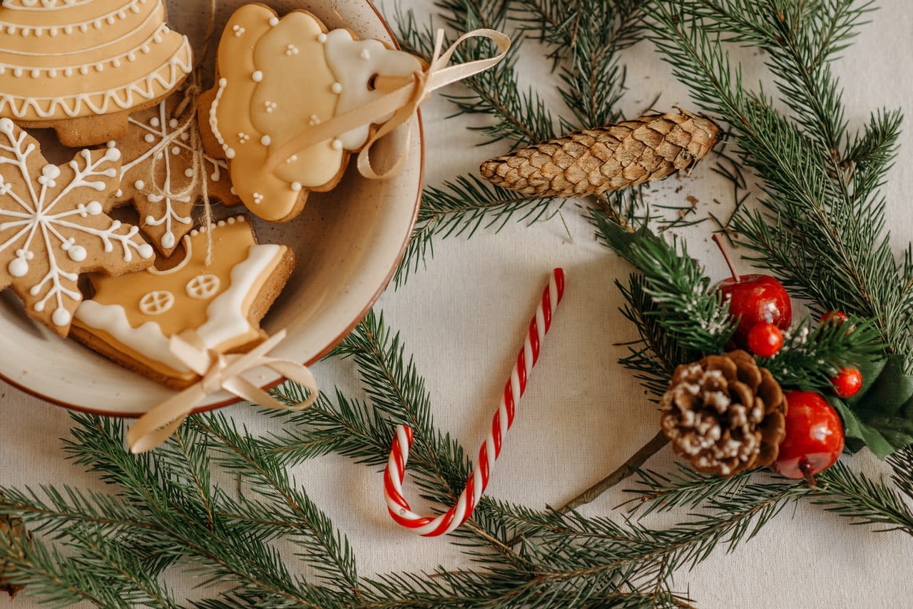 Renter-Friendly Holiday Decorating Ideas - RentRedi