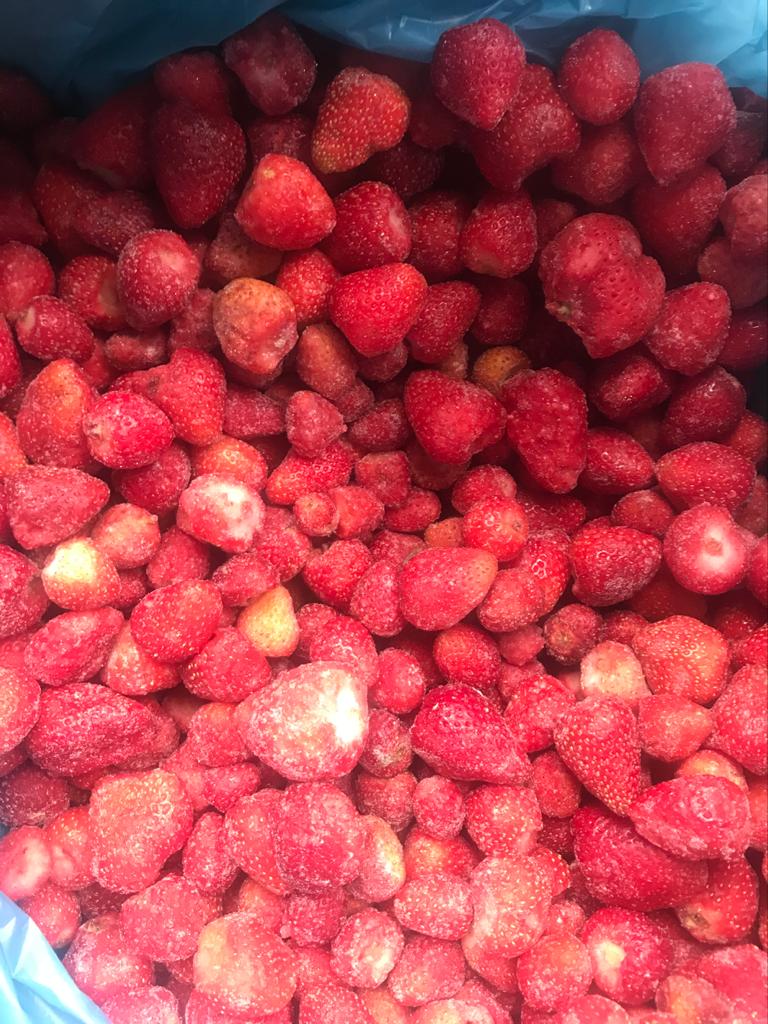 Frozen IQF 25-35mm calibrated Camarosa strawberry