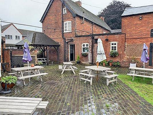 Bull Inn 35 Main Road Clifton Upon Dunsmore Rugby CV23 0BH - Trust Inns