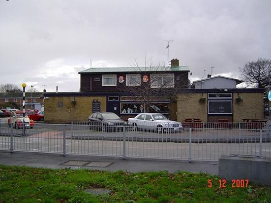 Owl & Pussycat 164 Clayhill Road Basildon Essex SS16 5DF - Trust Inns