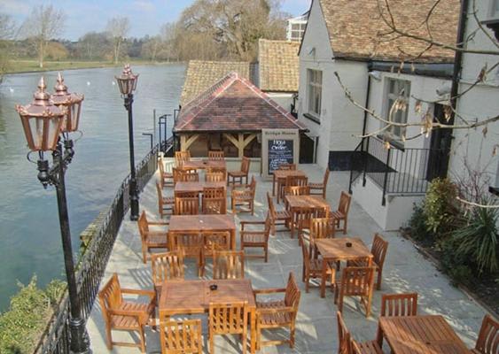 Bridge House Market Place St Neots Cambridgeshire PE19 2AP - Trust Inns