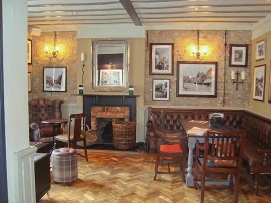 Bridge House Market Place St Neots Cambridgeshire PE19 2AP - Trust Inns