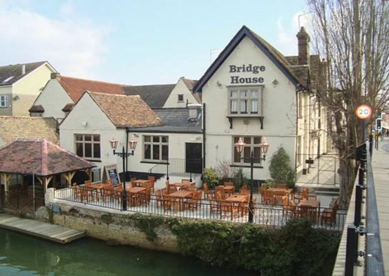 Bridge House Market Place St Neots Cambridgeshire PE192AP- Trust Inns