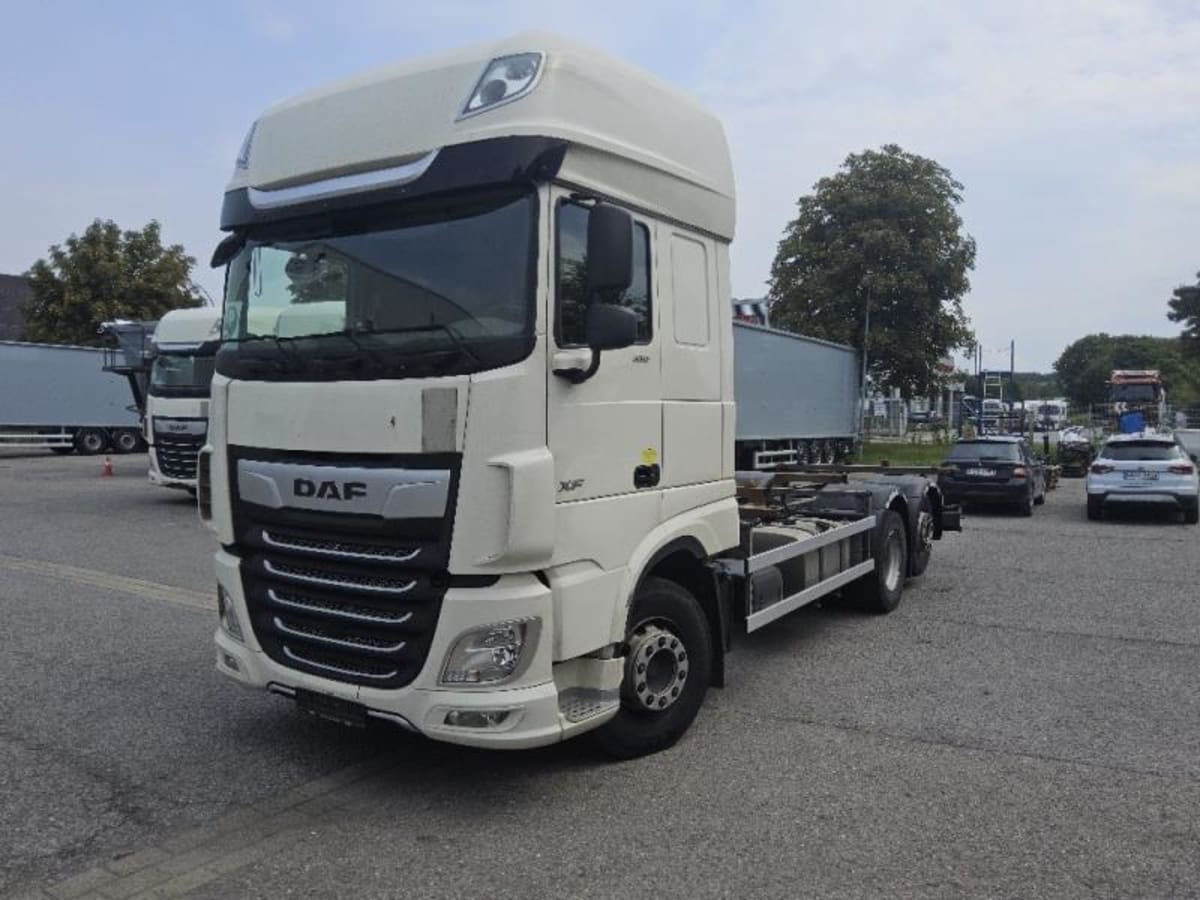 DAF XF 530 FAN 6X2 N - XLRASH4300G402583