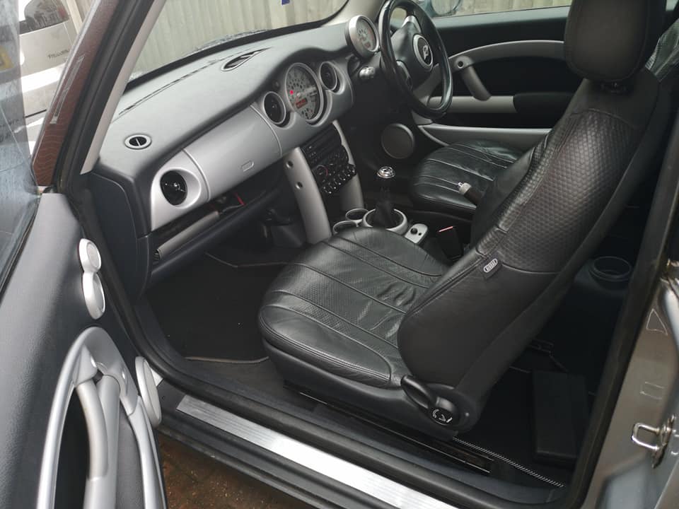 Y977AFV | MINI Y Register