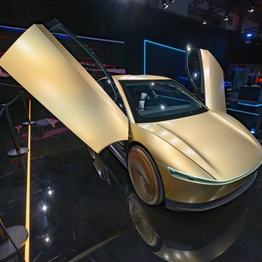 Artikel - Tantangan Besar Tesla untuk Luncurkan Robotaxi Tanpa Sopir di ...