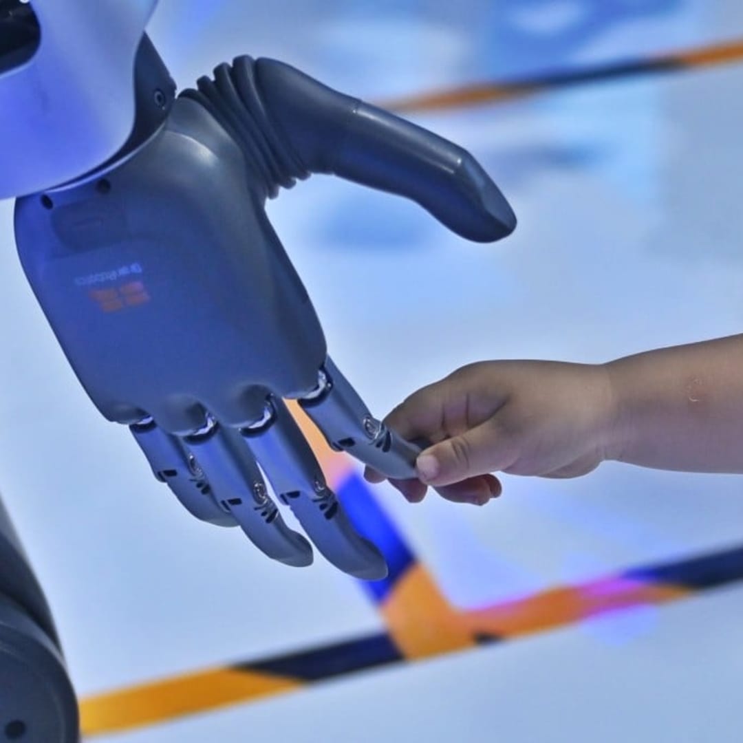 Artikel - China Luncurkan Sistem Operasi Intewell untuk Kemandirian ...