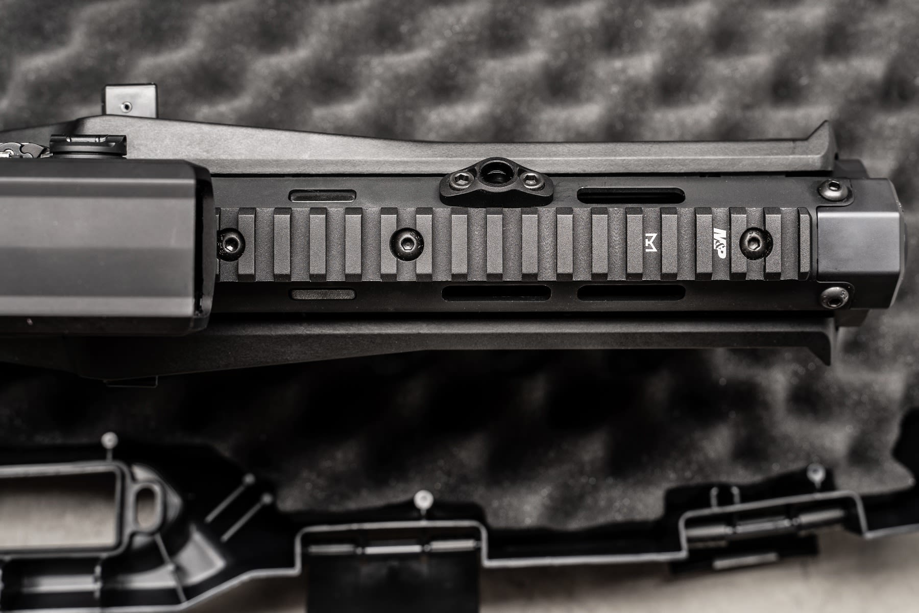 S&W M&P12 12 Gauge 19'' 14-Rd Pump Action Shotgun | Gunstores