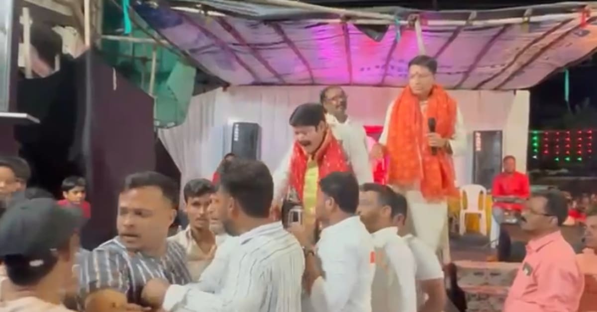 Video: Political Clash Erupts Between Narendra Jichkar-Deepak Wankhede ...