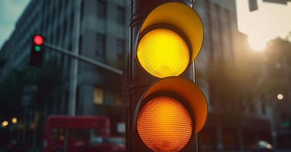 Nagpur Traffic Police Introduce Blinker Mode at Signals to Save Time ...