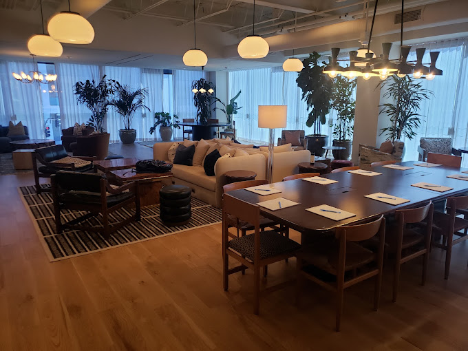 Soho Works 9000 Sunset - United States