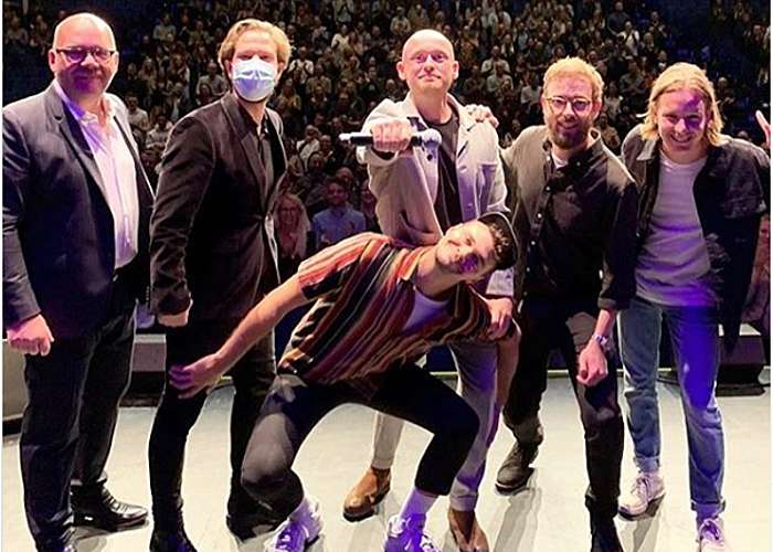 Simon Tang → Book direkte online her