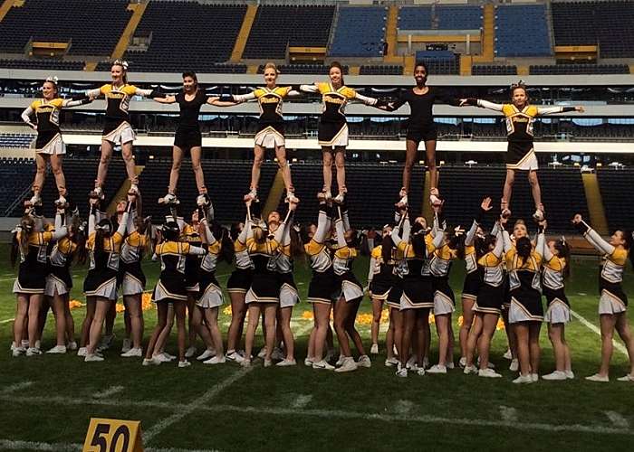 Pirates Cheerleader & Cheerdancer → Hier direkt online buchen