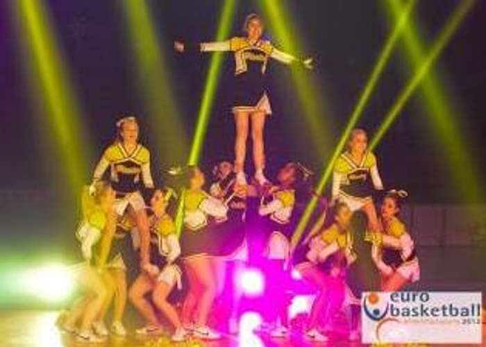 Pirates Cheerleader & Cheerdancer → Hier direkt online buchen