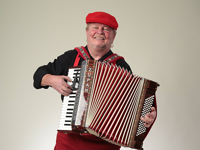Siggi und sein mobiles Akkordeon → Hier direkt online buchen