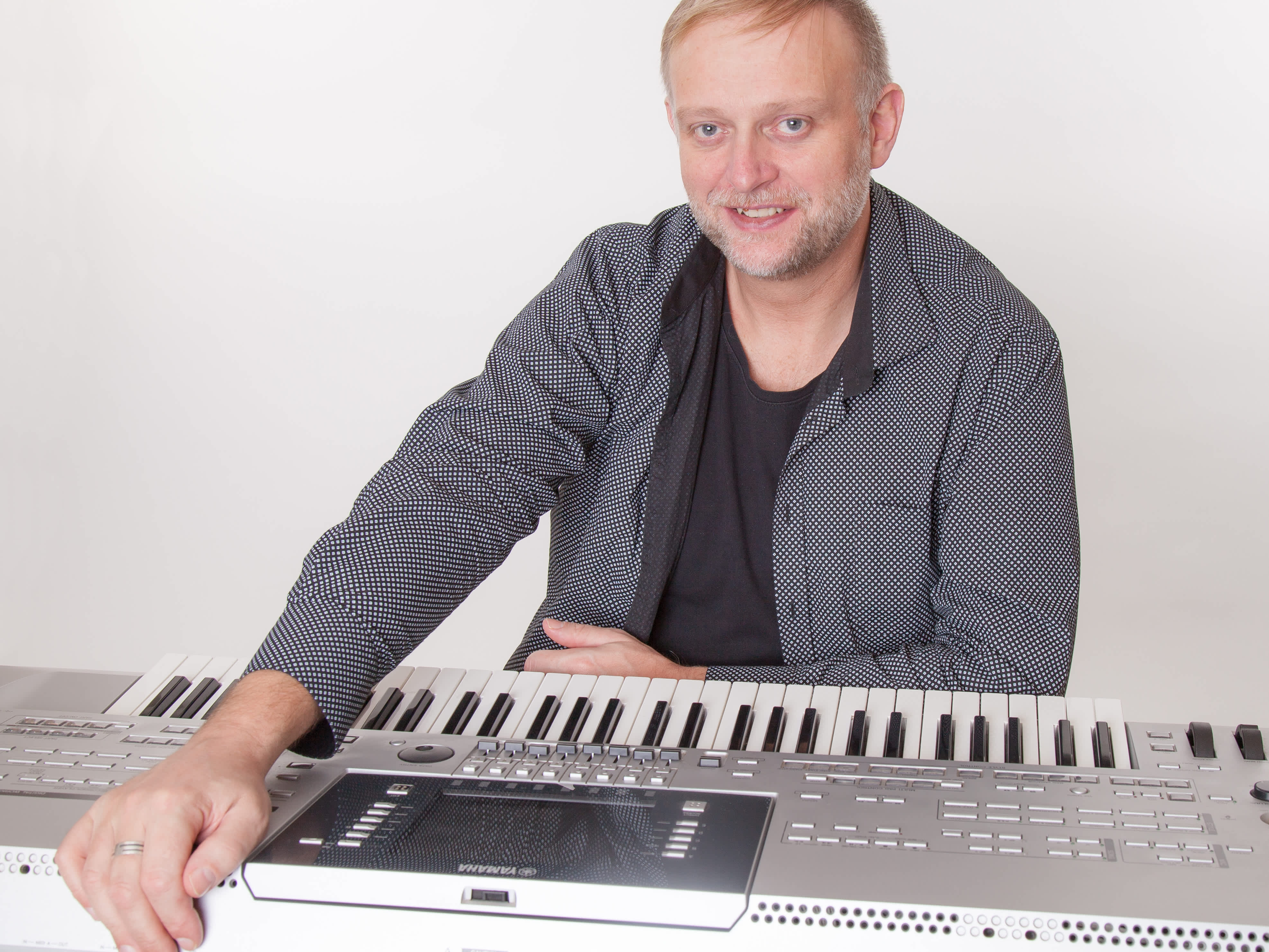 Musik Hans Henrik → Book direkte online her