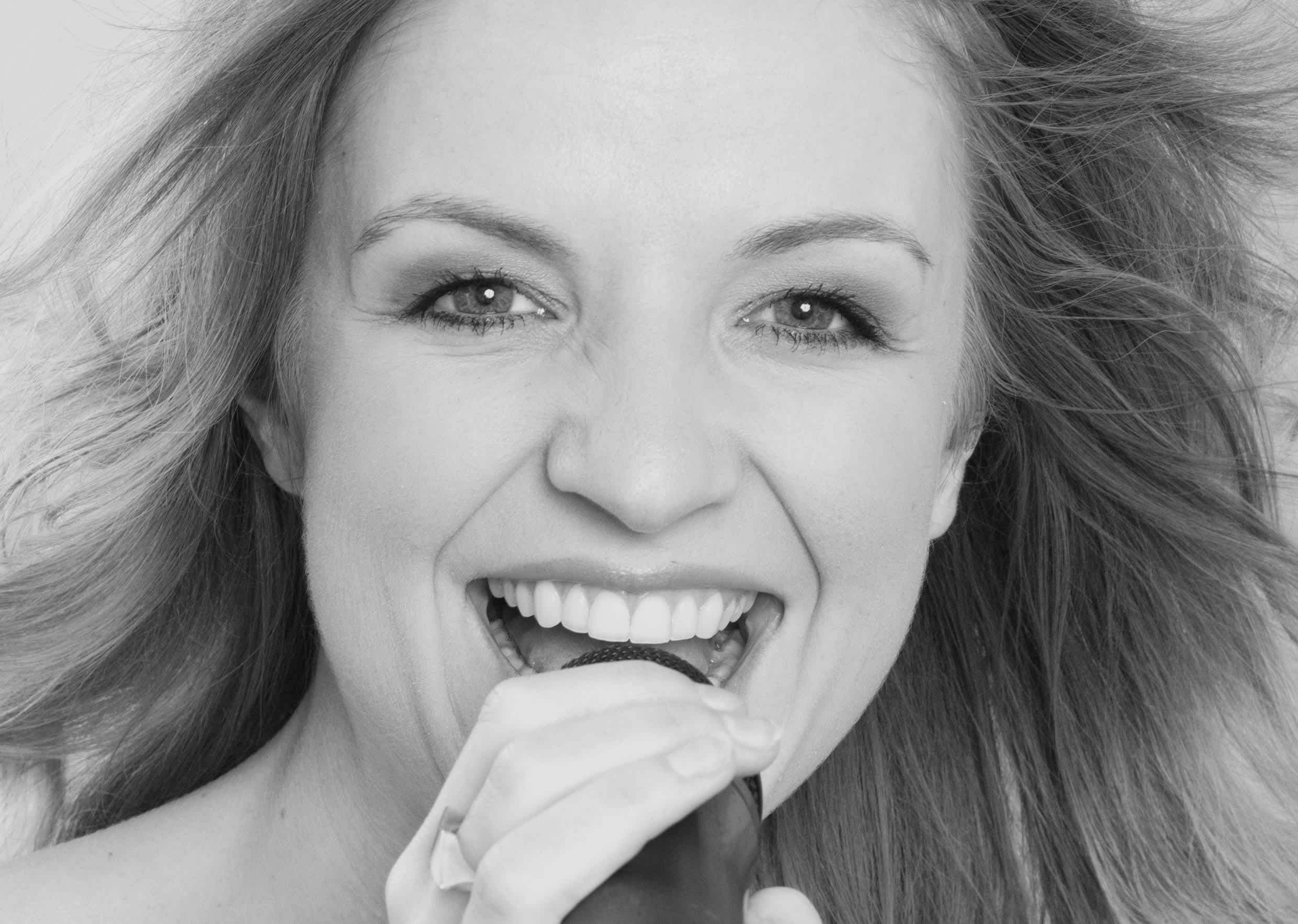 Regina Hellmann → Hier direkt online buchen