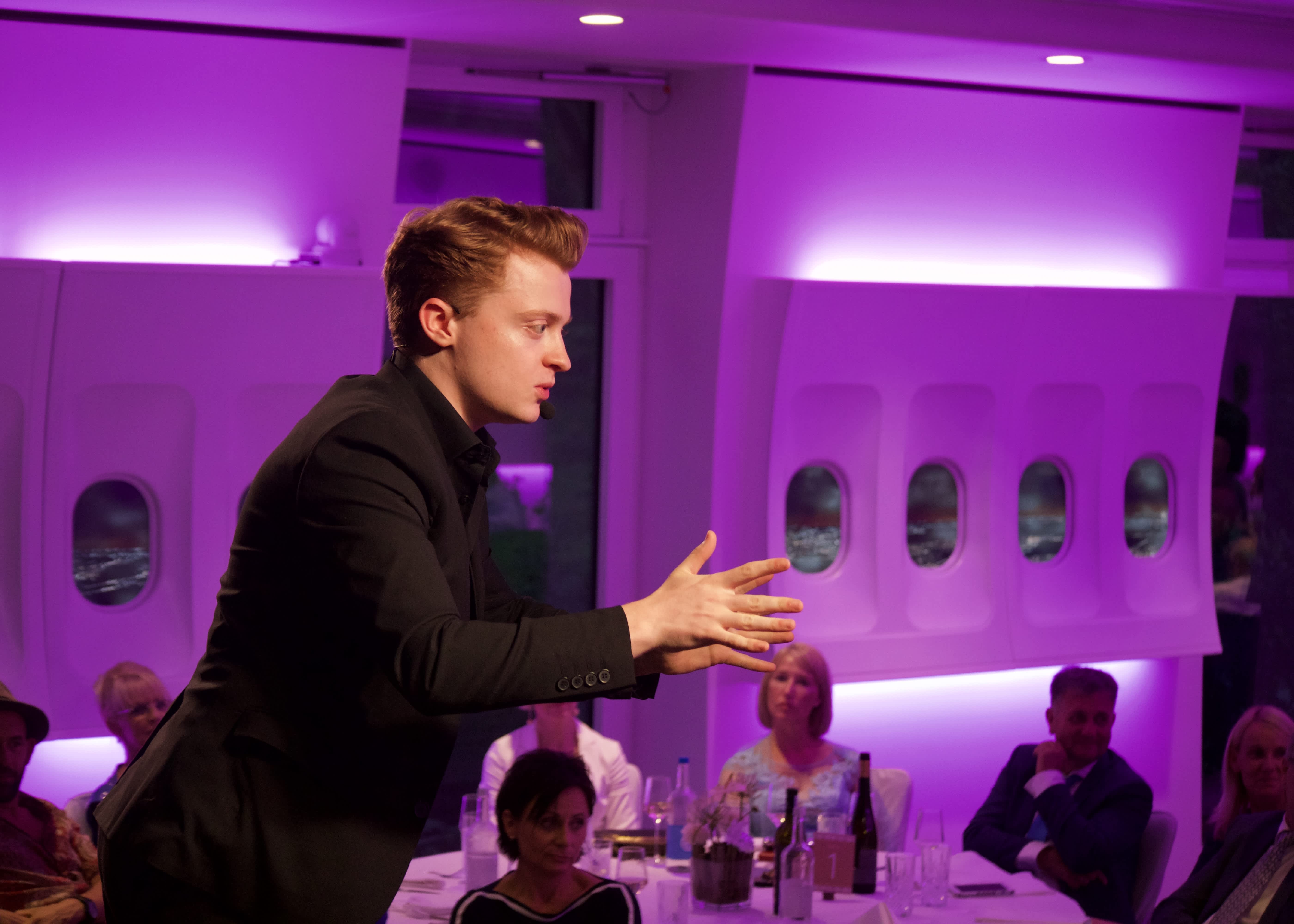 Samuel Lenz - Magier und Moderator → Hier direkt online buchen