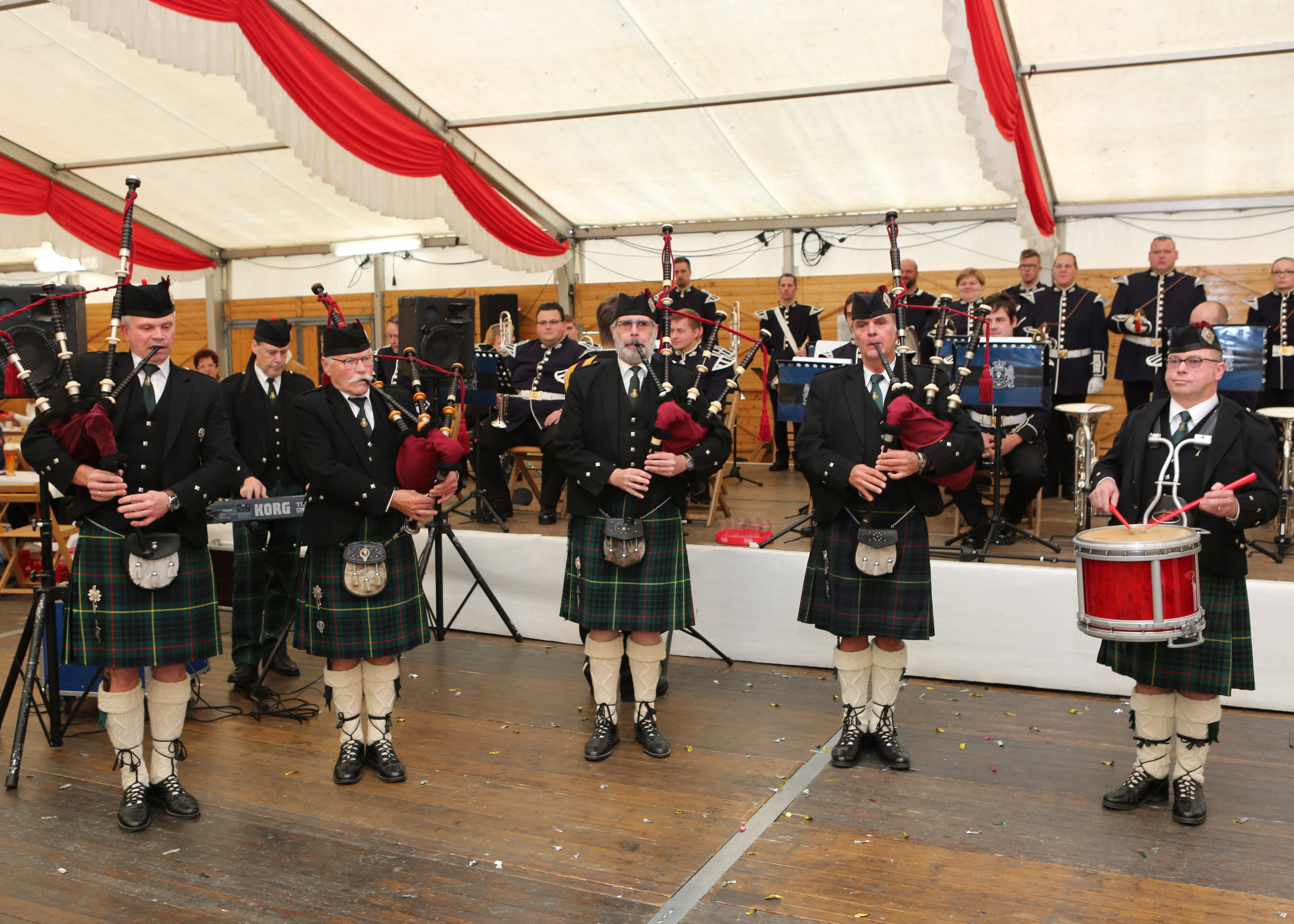 Rhine Area Pipes and Drums → Hier direkt online buchen
