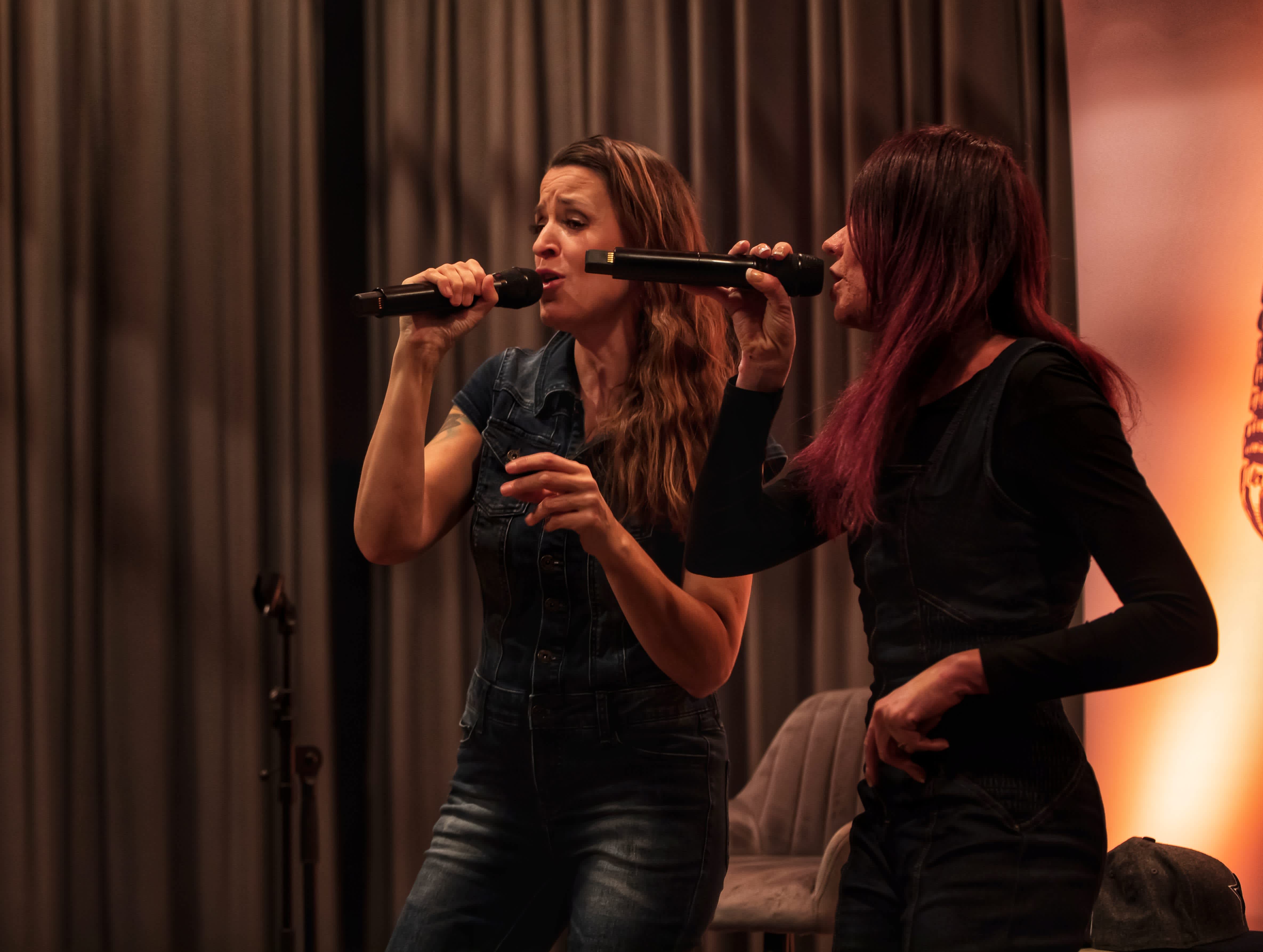 Simone & Deborah on air → Hier direkt online buchen