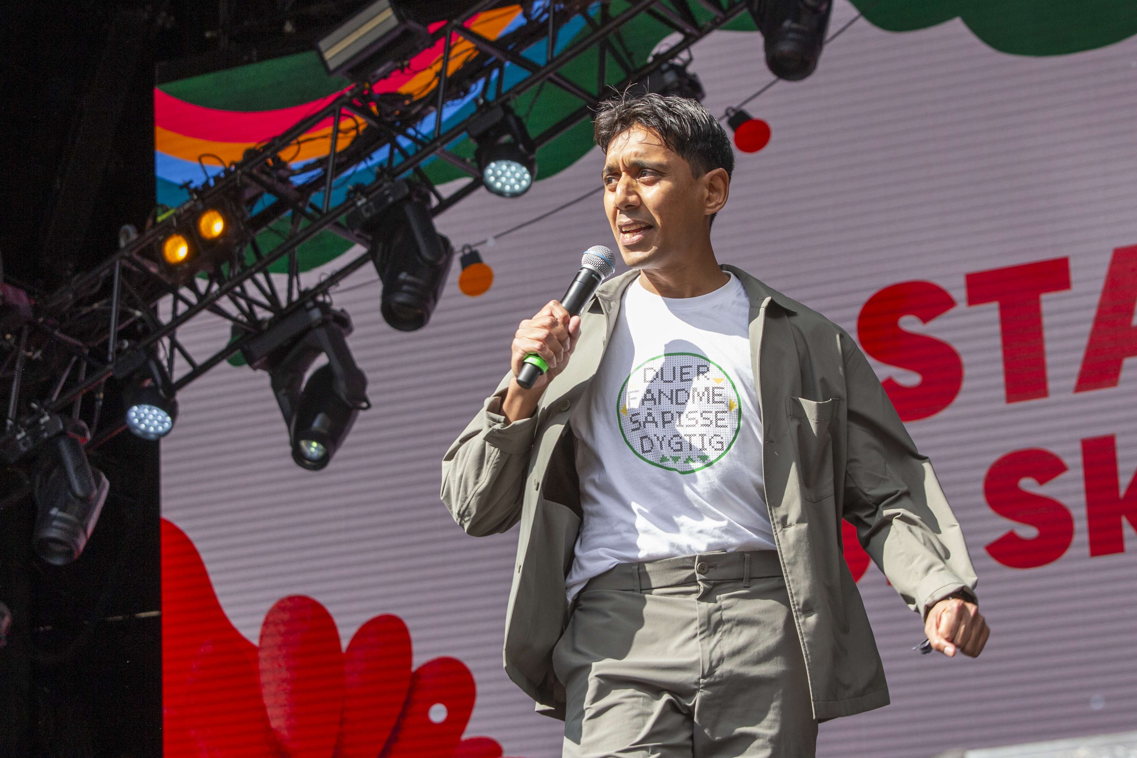 Johnny Robertson → Book direkte online her