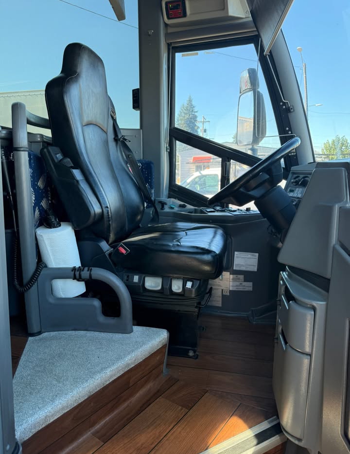 2016 MCI J4500 Motorcoach For Sale in Portland , Global Limos Bus Sales