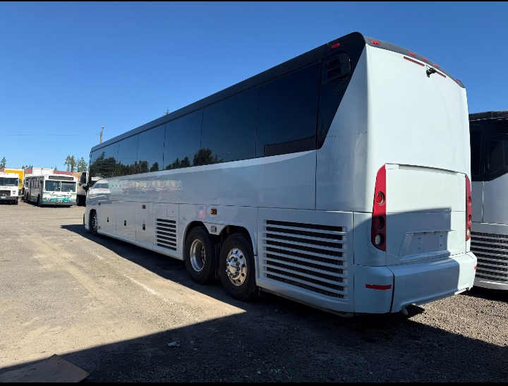 2016 MCI J4500 Motorcoach For Sale in Portland , Global Limos Bus Sales