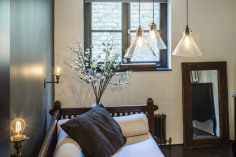 Dalston Delight Downstairs | Carol Hayes Management