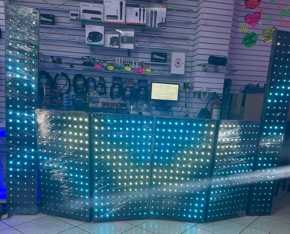 Cabina 600 leds con perimetrales | Venta de Audio e Iluminación ...
