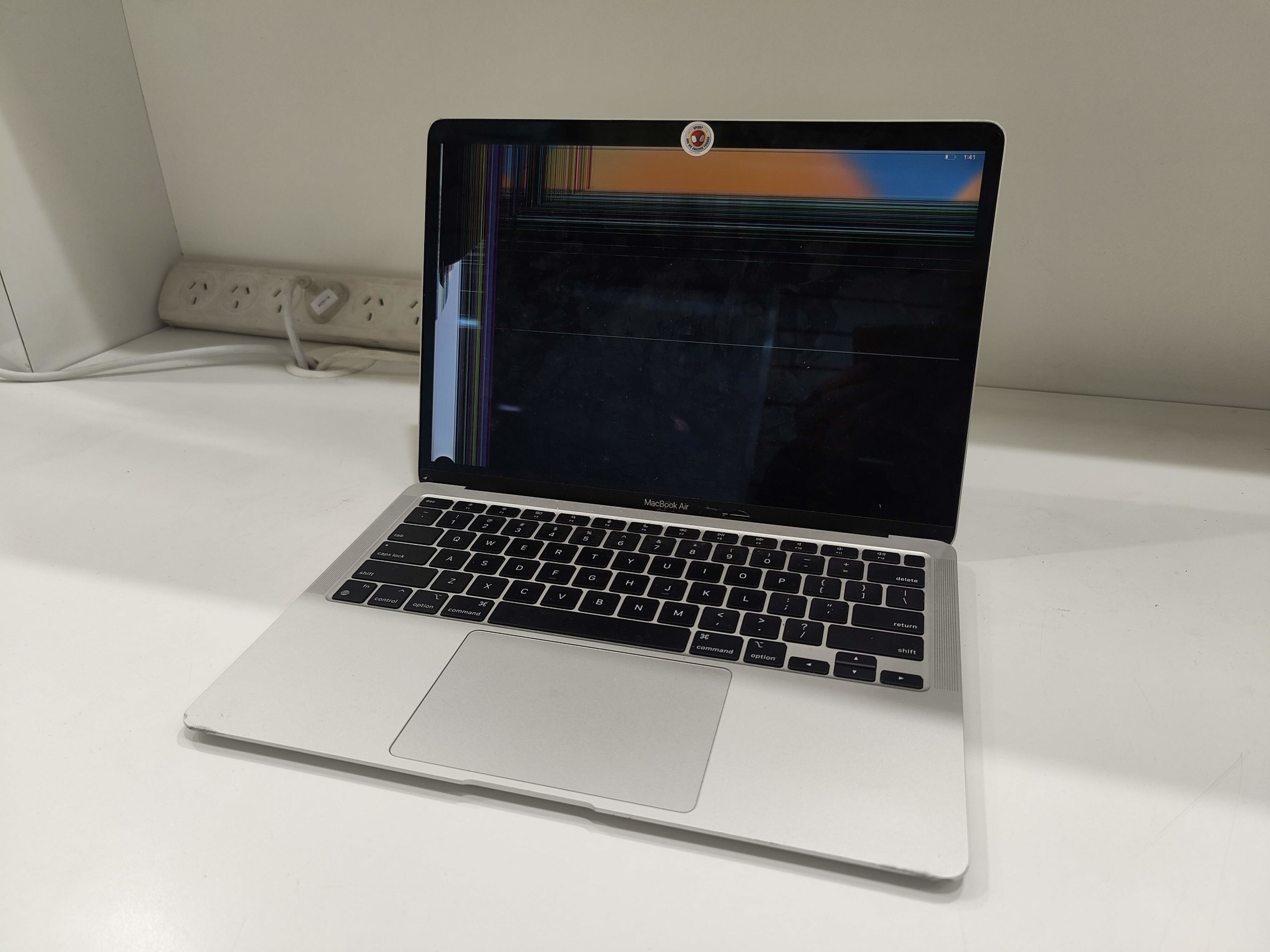 How we dealt with the cracked screen of an Apple MacBook Air 13-inch ...