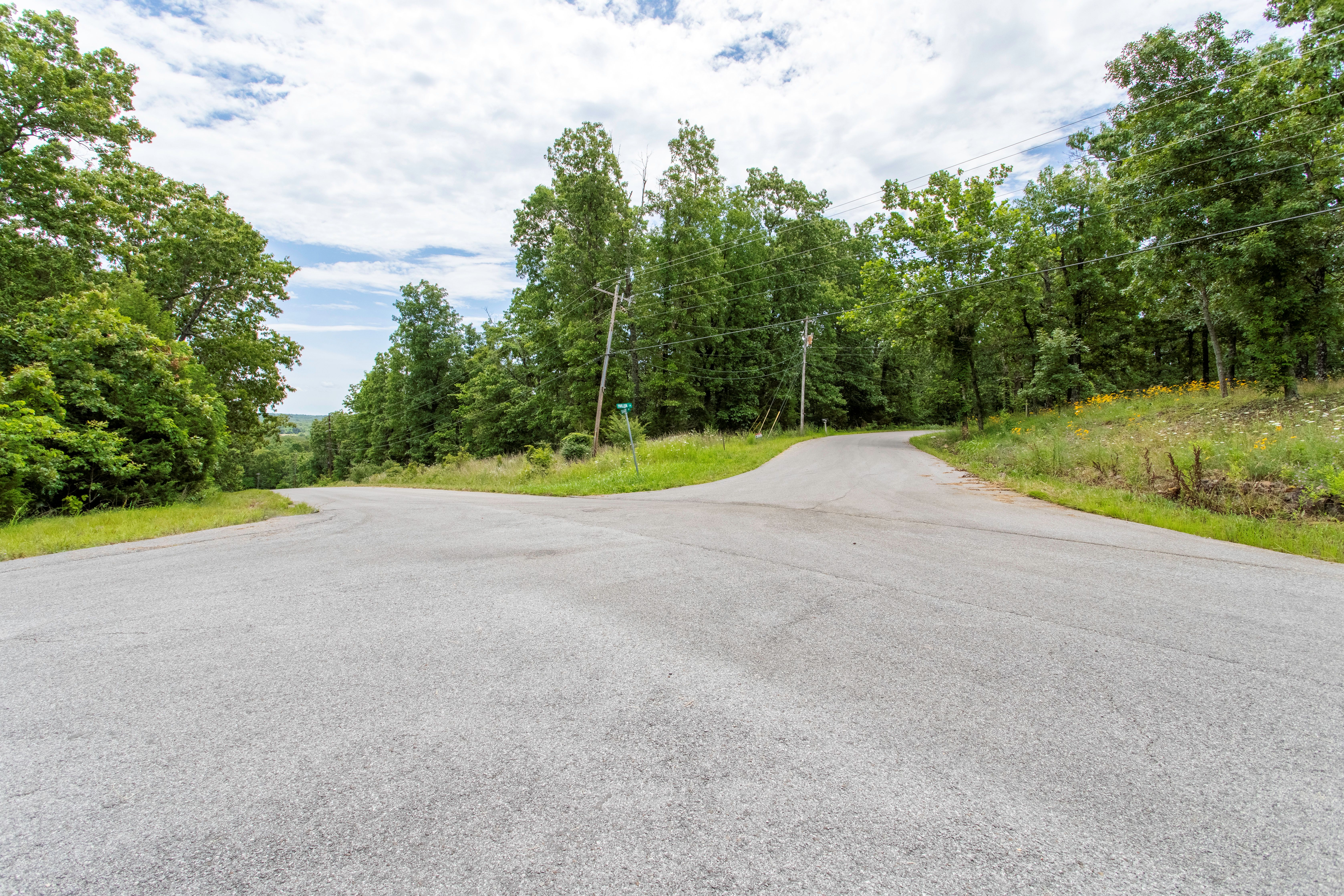 610 N Pavillion Ln, Horseshoe Bend, AR, 72512