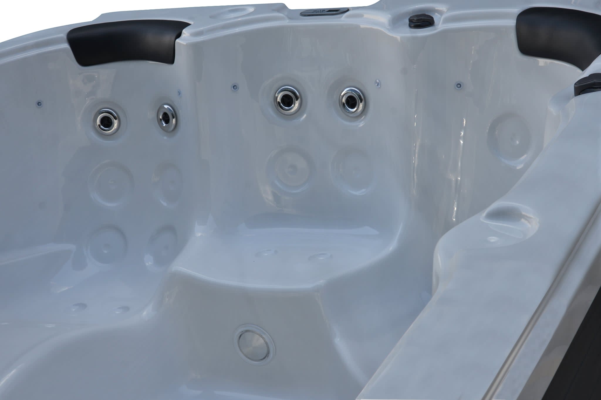 Swan Plunge Pool - AuraSpas