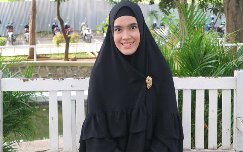 Menganal Sosok Hafidzah Cantik Pengajar Putri Imam Masjidil Haram ...