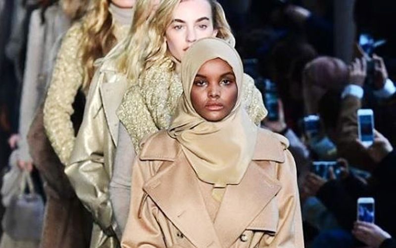 Jarang Diketahui, 5 Model Ternama Dunia Ini Ternyata Beragama Islam ...