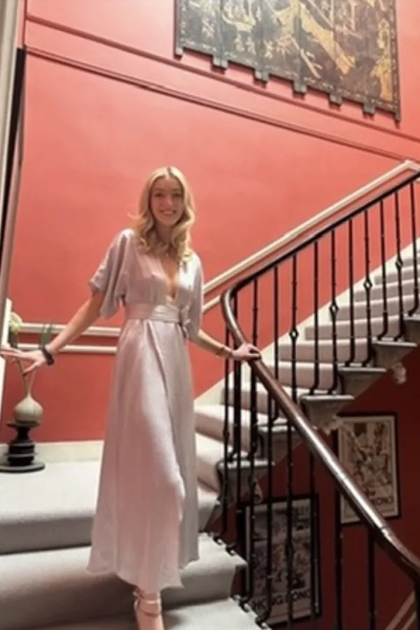 Rent Reformation Warhol Dress - Reformation | HURR